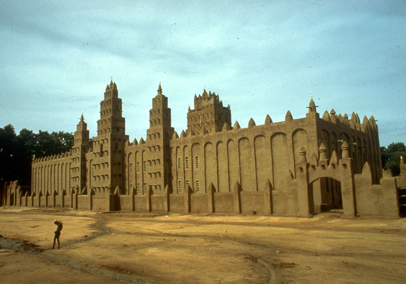 The traditional architectural style of an elite family's home. Djenné ...